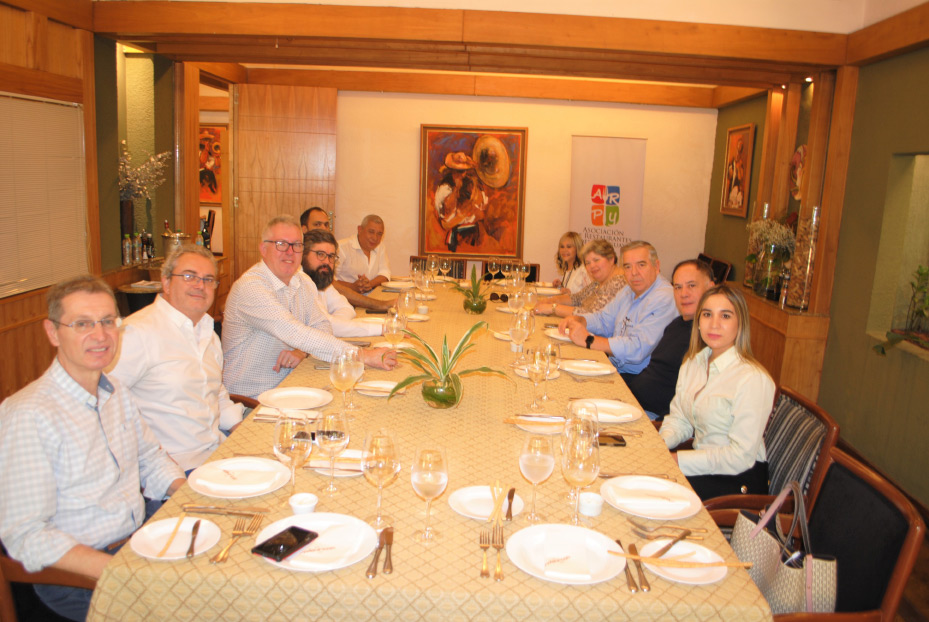 ALMUERZO CONFRATERNIDAD » ARPY